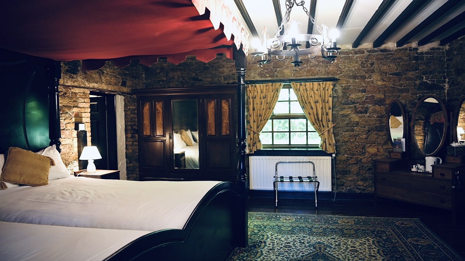 Castle Accommodation - Abbey Court Room | Kinnitty Castle Hotel